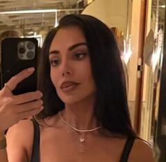 Sofia Belorf vol. 155 Kohujulkkis katsastamassa Euroopan trendimestoja, nyt vuorossa Pariisi ...